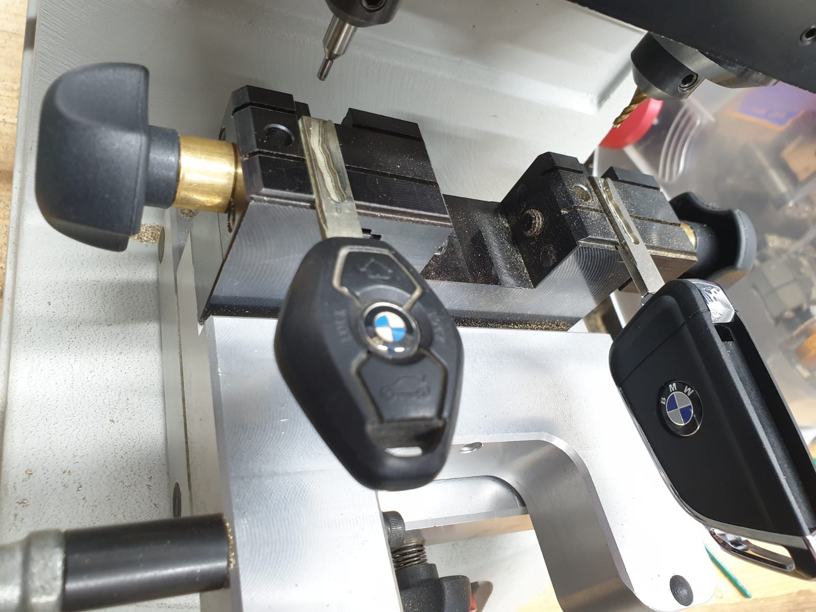 Chei auto, Deblocări auto, Copiere chei auto, Reparați contacte